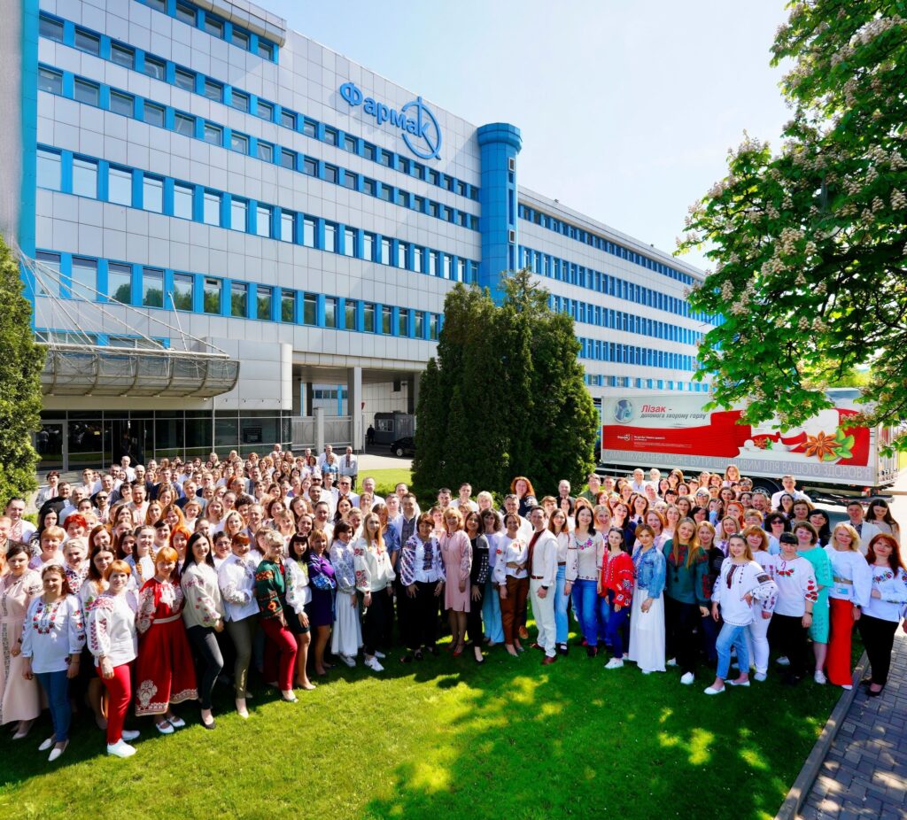 Farmak employees donated more than UAH 2 million to help the Army | Farmak